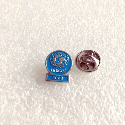 Pin's lapel pin Pins UNICEF 2008 logo Fonds des Nations Unies pour l ...