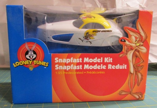 Looney Tunes 1/25 scale Snapfast Model Kit | eBay