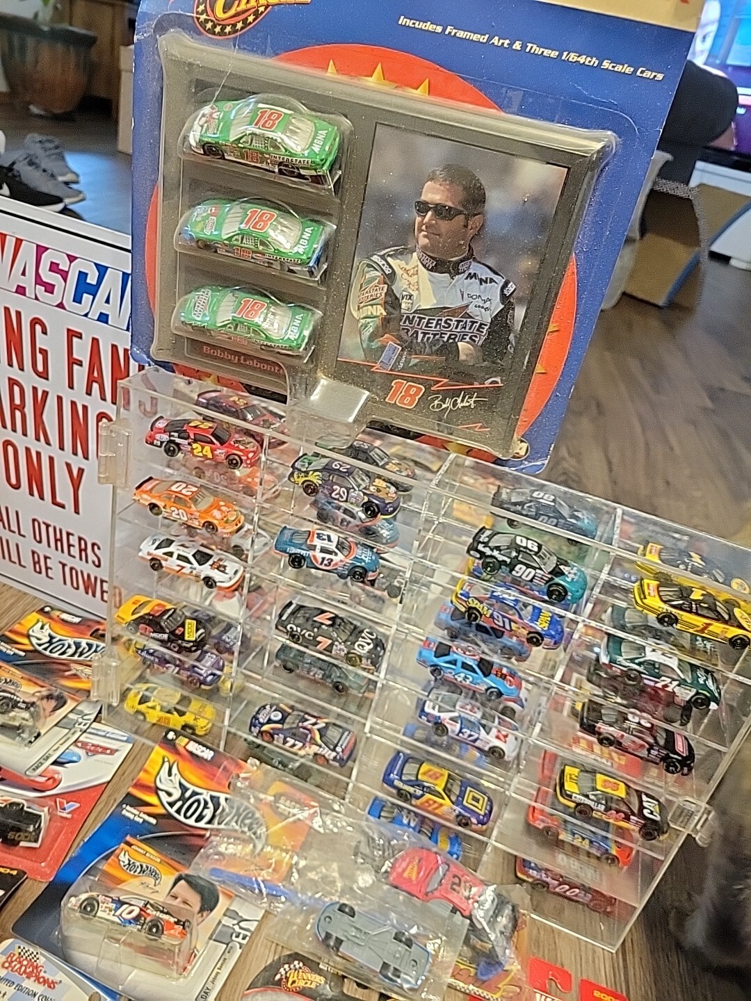 150 Pieces Nascar Winners Circle Memorabilia 1/64 LOT Nascar Kite FREE ...