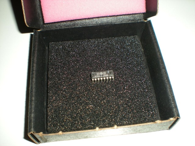 Mos 8701 Clock Generator IC Chip for The Commodore 64 Computer With ...