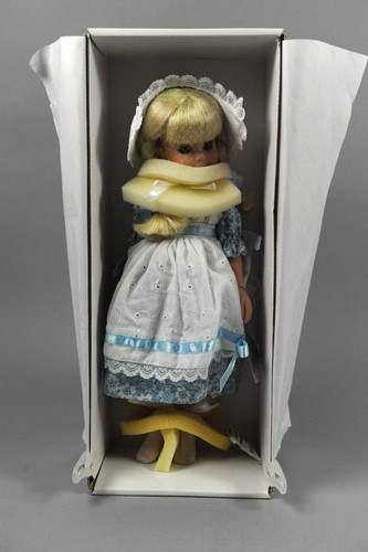 Betsy McCall 14" Barbara Goes to Holland Robert Tonner Vinyl Play Doll ...