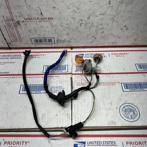 2001-2005 LEXUS IS300 SEDAN - PASSENGER TAIL LIGHT WIRING HARNESS OEM ...