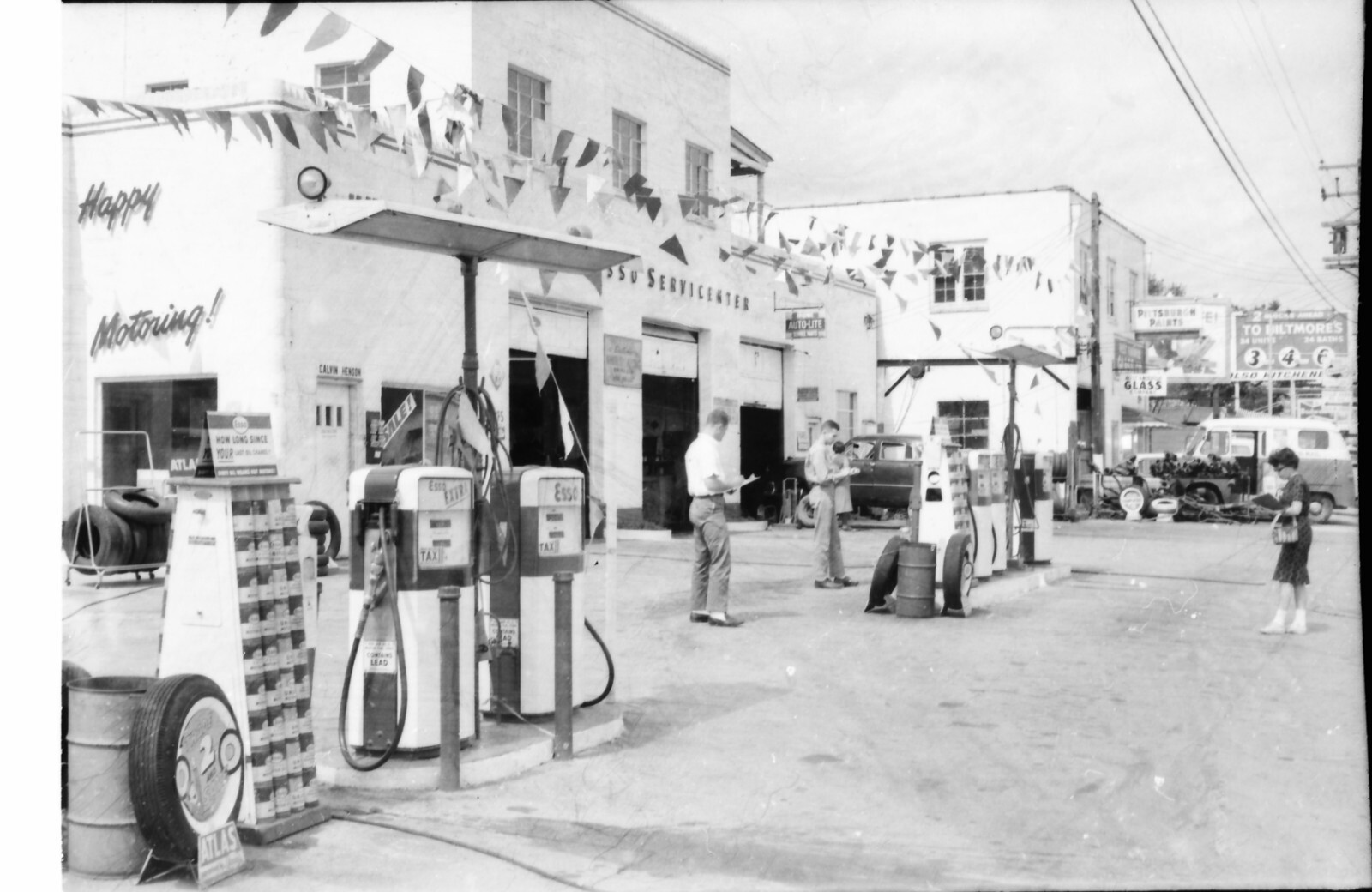 1961 Photo Negative Knoxville TN ESSO Humble Gas Station Calvin Henson ...