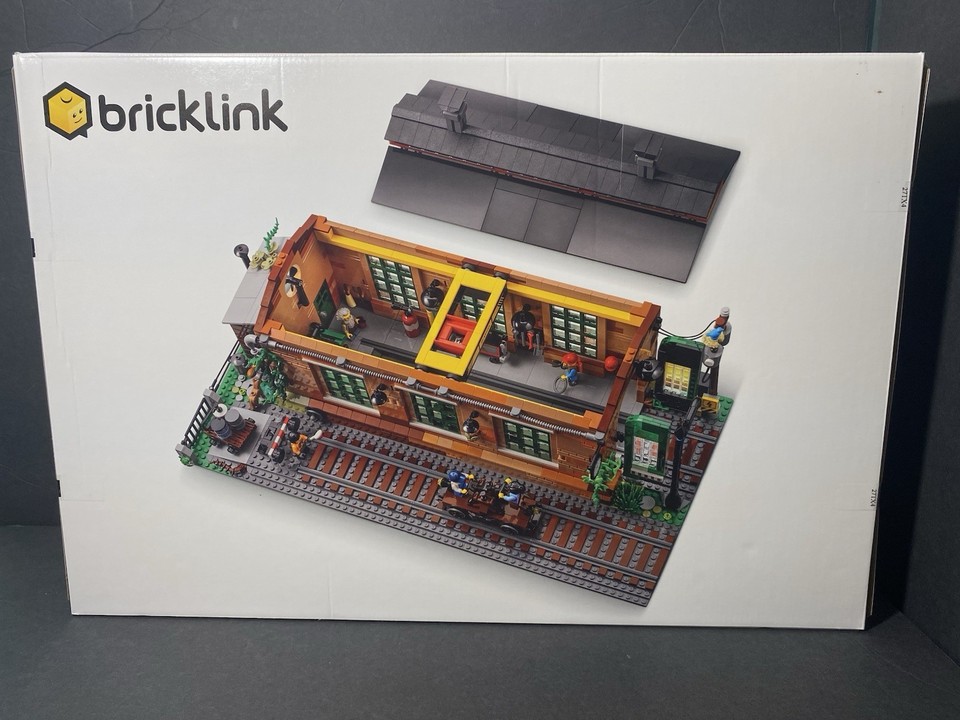 LEGO Bricklink Designer Program Series 1 Old Train Engine Shed 910033 ...