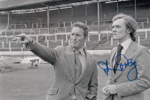 HAND SIGNED 6x4 PHOTO : CHELSEA 1974 DAVID HAY (008) | eBay
