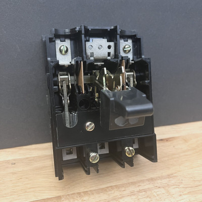 General Electric - Heavy Duty Interrupter Switch - 3 Poles 60 Amps ...