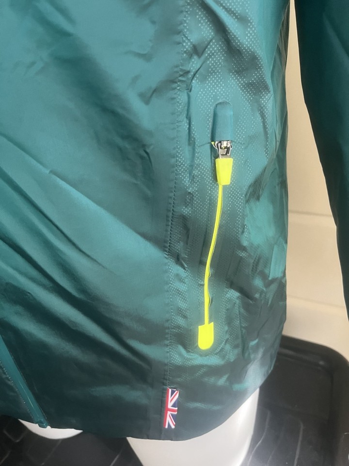 ASTON MARTIN ARAMCO F1 TEAM ISSUE HOODED RAIN JACKET MENS XL NIB 2023 ...