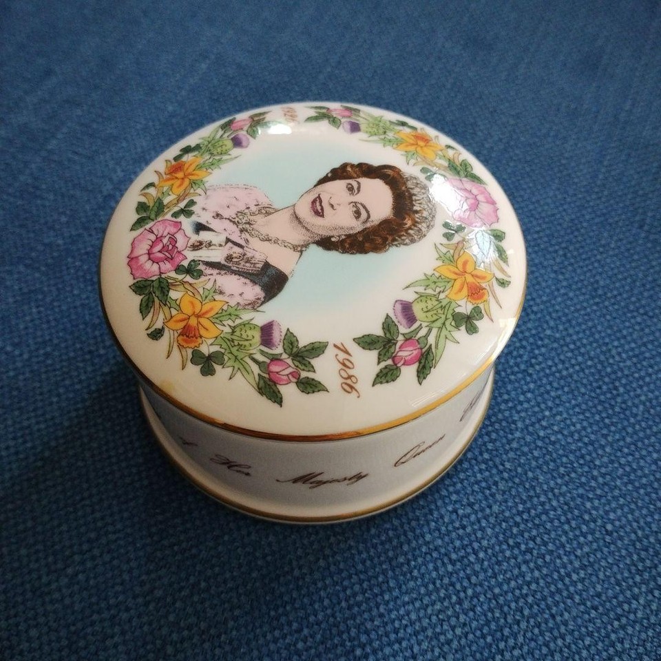 Coalport Queen Elizabeth 60th Birthday Trinket Pill Box | eBay