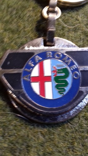 PORTE CLE COLLECTION VOITURE ALFA ROMEO KEY RING CAR SCHLUSSELRING | eBay