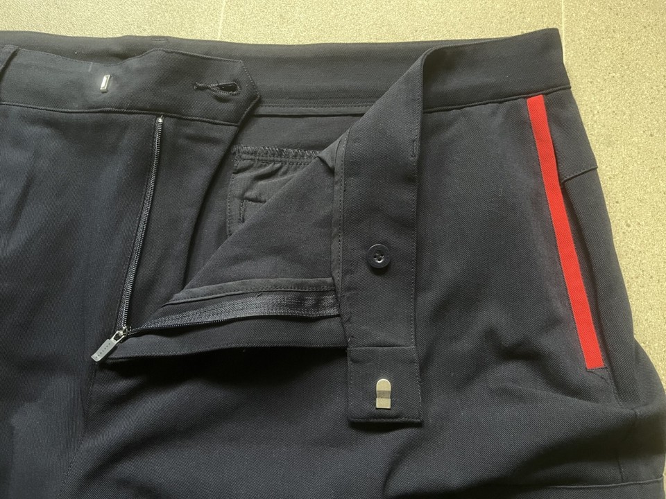 RED BULL RACING F1 TEAM ISSUE TROUSERS PANTS MENS W36 L30 UK CASTORE ...