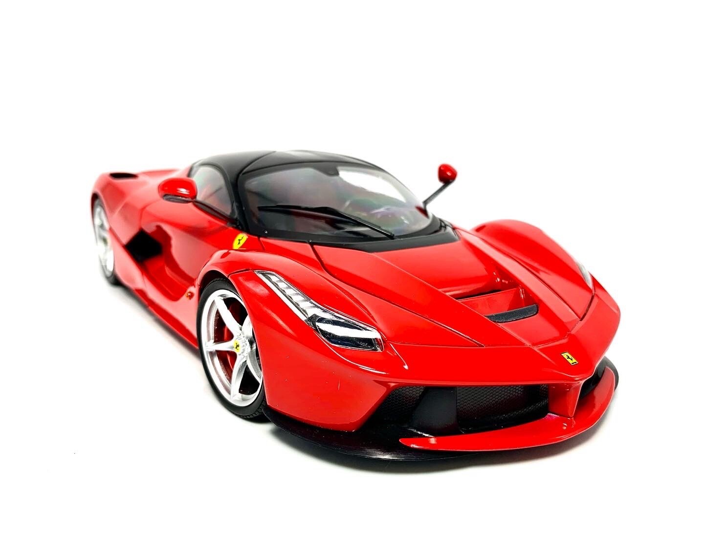 2015 Ferrari Laferrari F70 Hybrid Red 1/18 Diecast Car Model by Hot ...