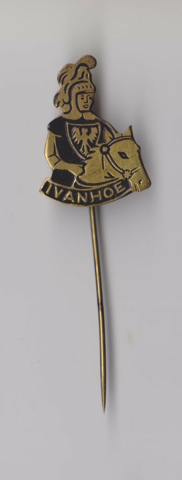 Vintage metal IVANHOE pin badges 1960s Television Serie Film Movie Book ...