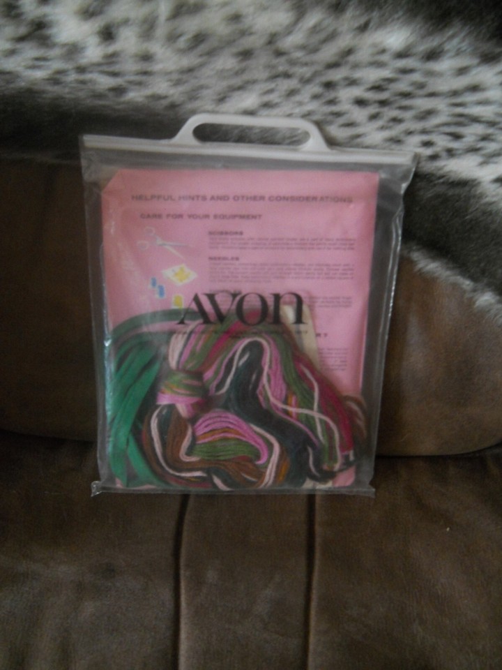 AVON SPINNING WHEEL & WILD ROSES CREWEL EMBROIDERY PILLOW KIT | eBay