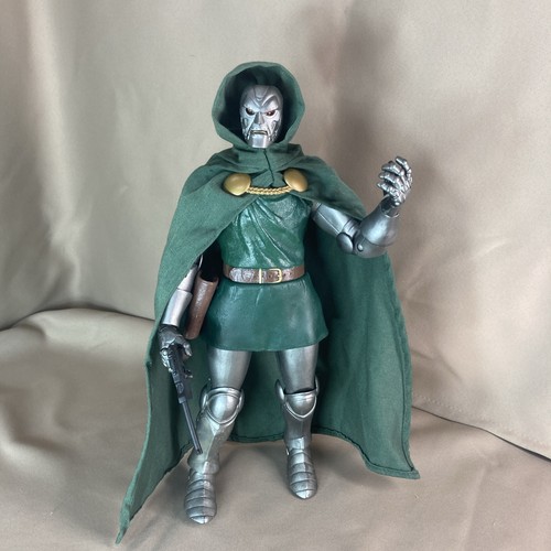 2006 HASBRO MARVEL LEGENDS ICON DR. DOOM 12" action figure W/gun ...