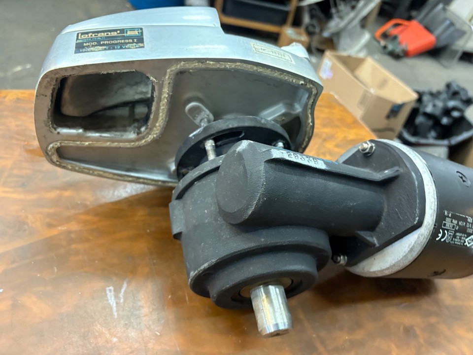 LOFRANS PROGRESS 1 ANCHOR WINDLASS 1000W 12V SN#29339 GYPSY 5/16" G40 ...