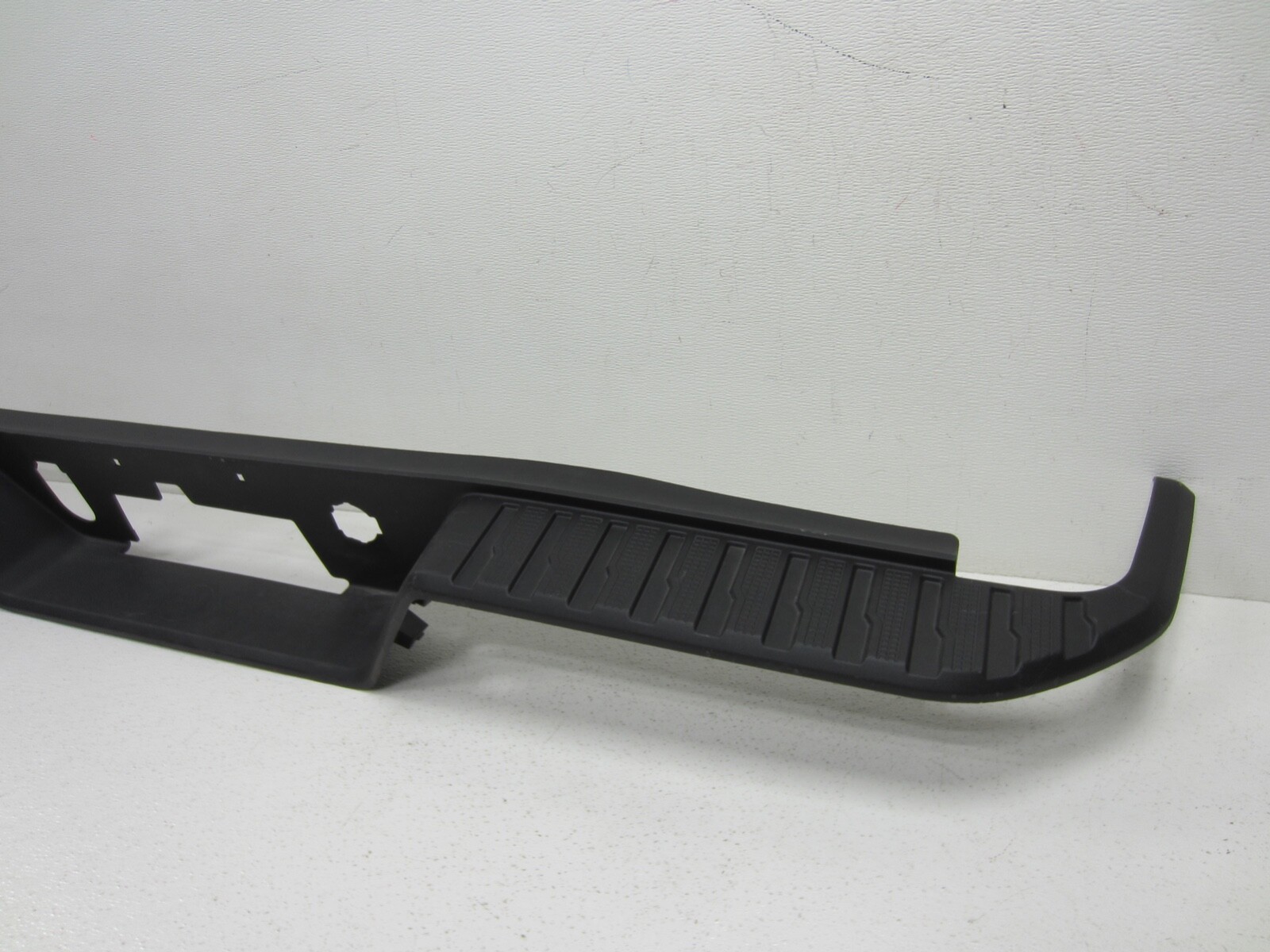 CHEVY SILVERADO 1500 REAR STEP PAD 3500 3500 84564764 OEM 2019 2020 ...