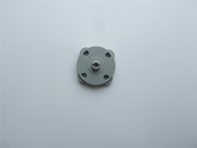 LEGO Classic 10717 2x Light Grey Turn Plate 2x2 Upper Part (4540203 ...