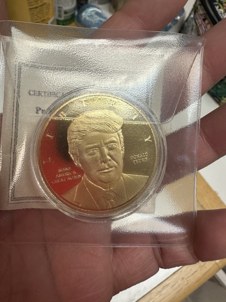 Donald Trump Commemorative Collection Coins as President of USA - Lot ...