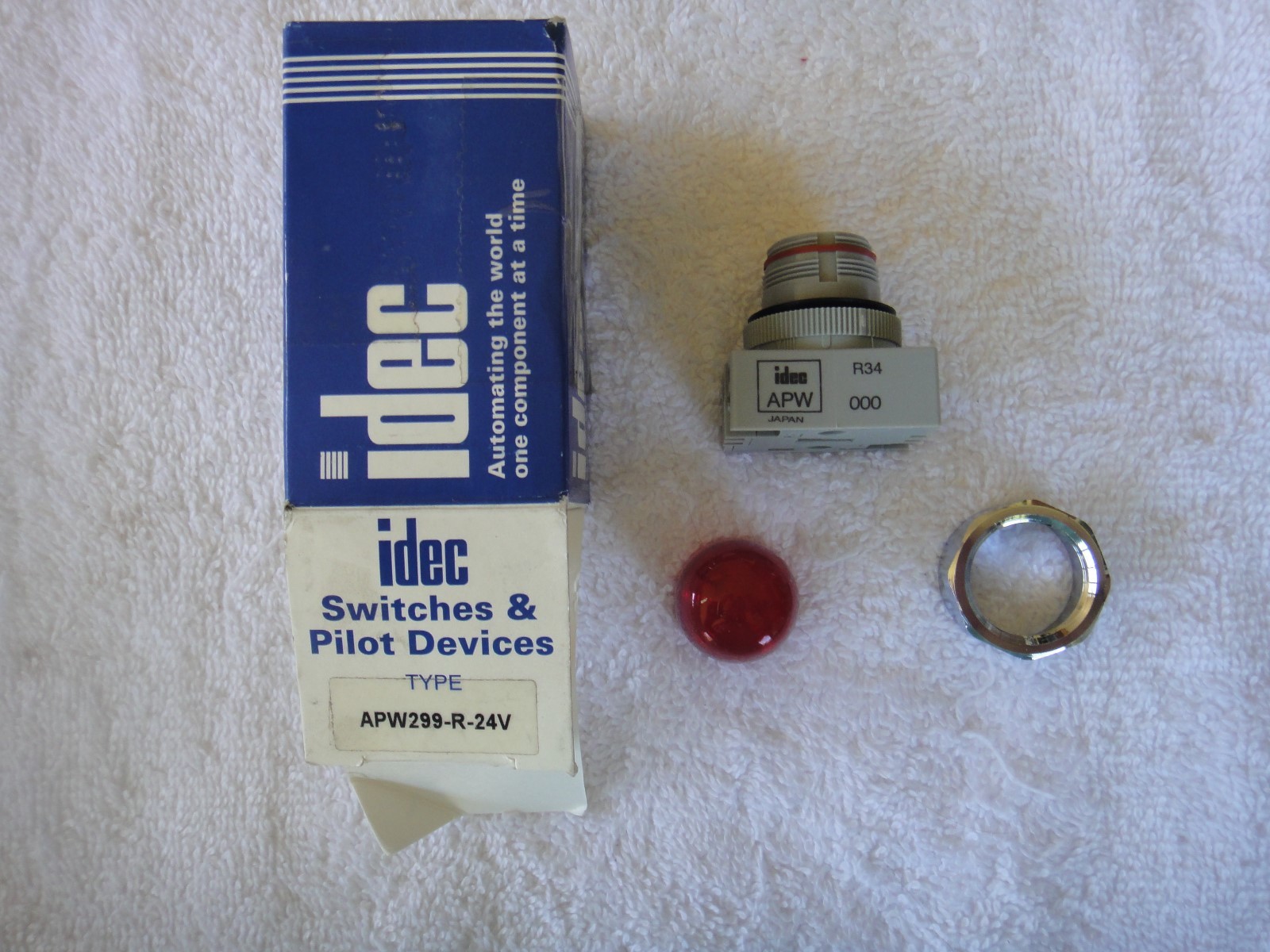 NIB idec Pilot Light Red Lens APW299-R-24V | eBay