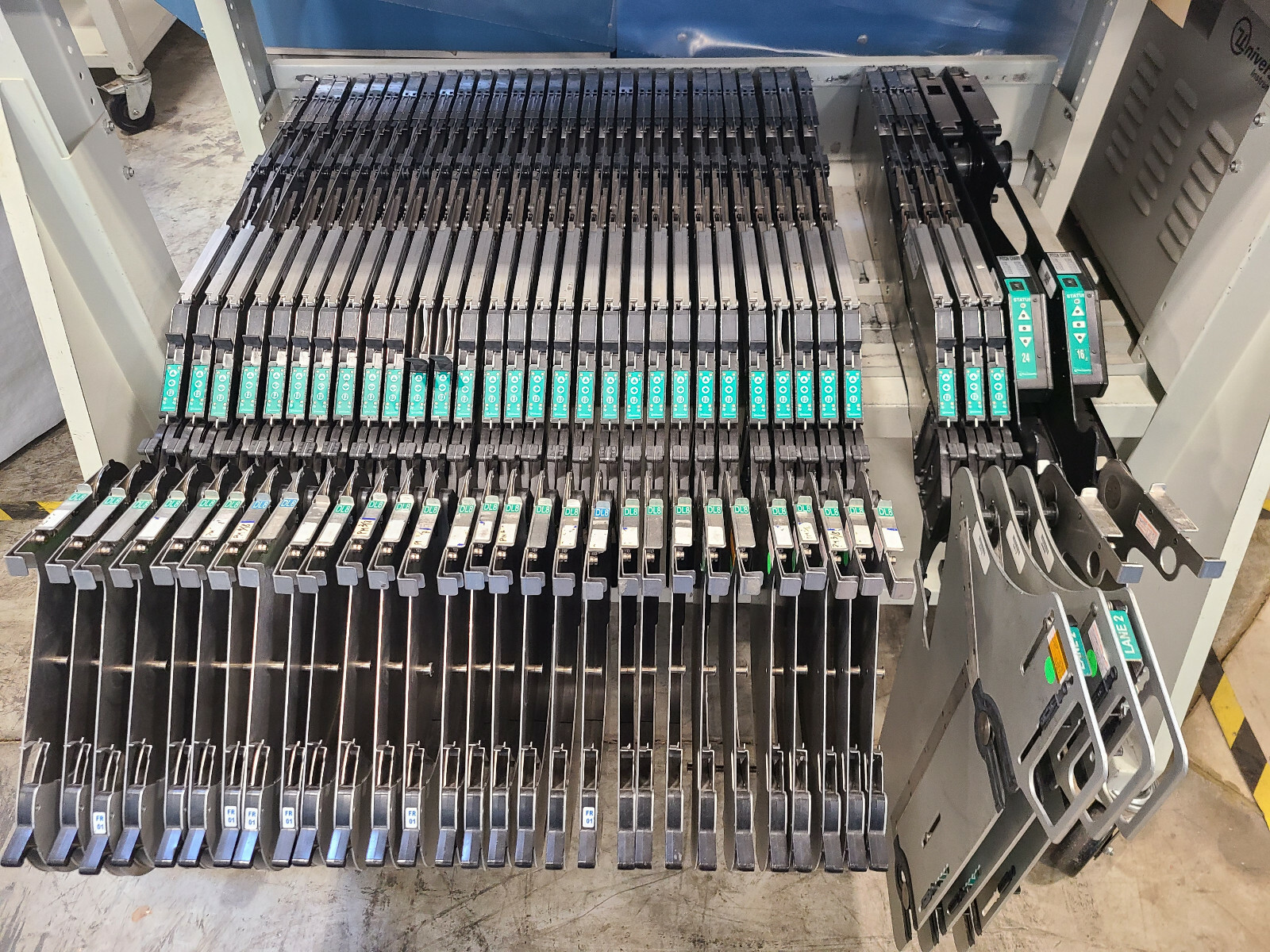 Universal Instruments 8mm Dual Lane Feeders Advantis Genesis Green UIC ...