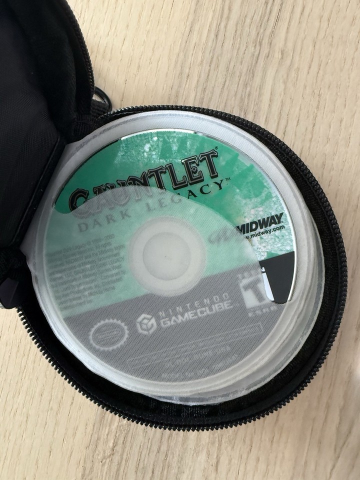Nintendo Gamecube 10 Game Disc Carry Travel Case Holder Wallet OEM w/ 6 ...