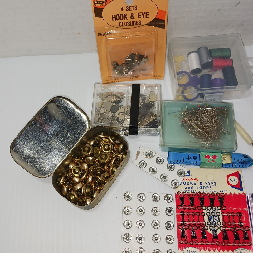 Lot Of Vintage Sewing Notions Hook & Eye, Snaps, Buttons, Prym Covers ...