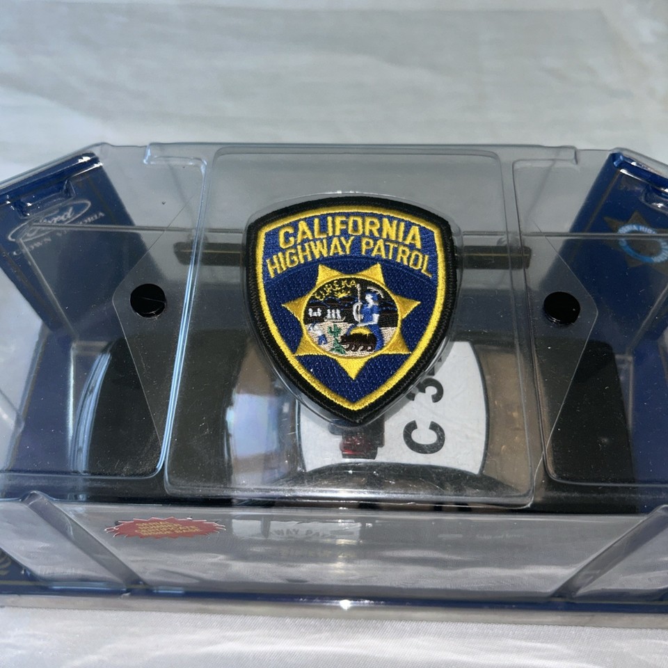 CODE 3 California Highway Patrol CHP Ford Crown Victoria Police Car 1: ...