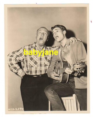 DON GRADY WILLIAM FRAWLEY ORIGINAL 7X9 PHOTO SING W/ GUITAR 1963 MY ...