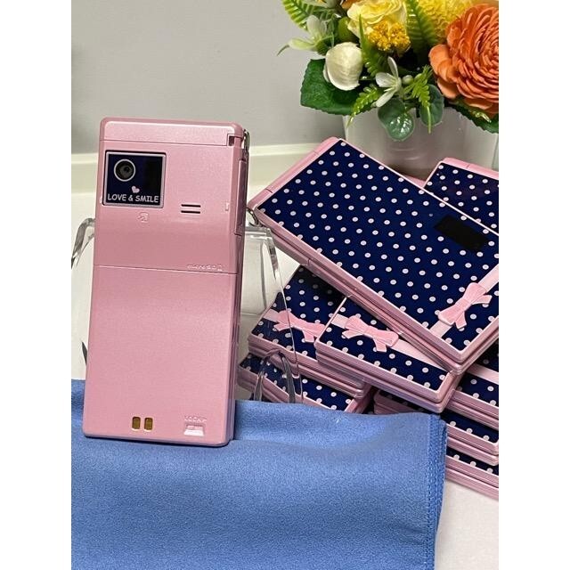 docomo STYLE series Fujitsu F-06D Girls' Happy Pink Girls Flip Phone ...