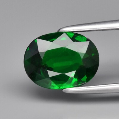 1.54ct 8.2x6.2mm Oval Natural Shamrock Green Color Tsavorite Garnet ...