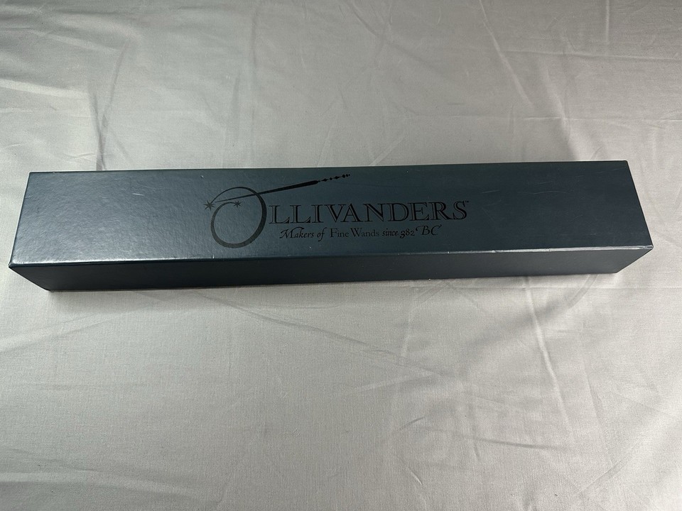 Universal Studios Harry Potter Ollivander's Ivy 11 Wand | eBay