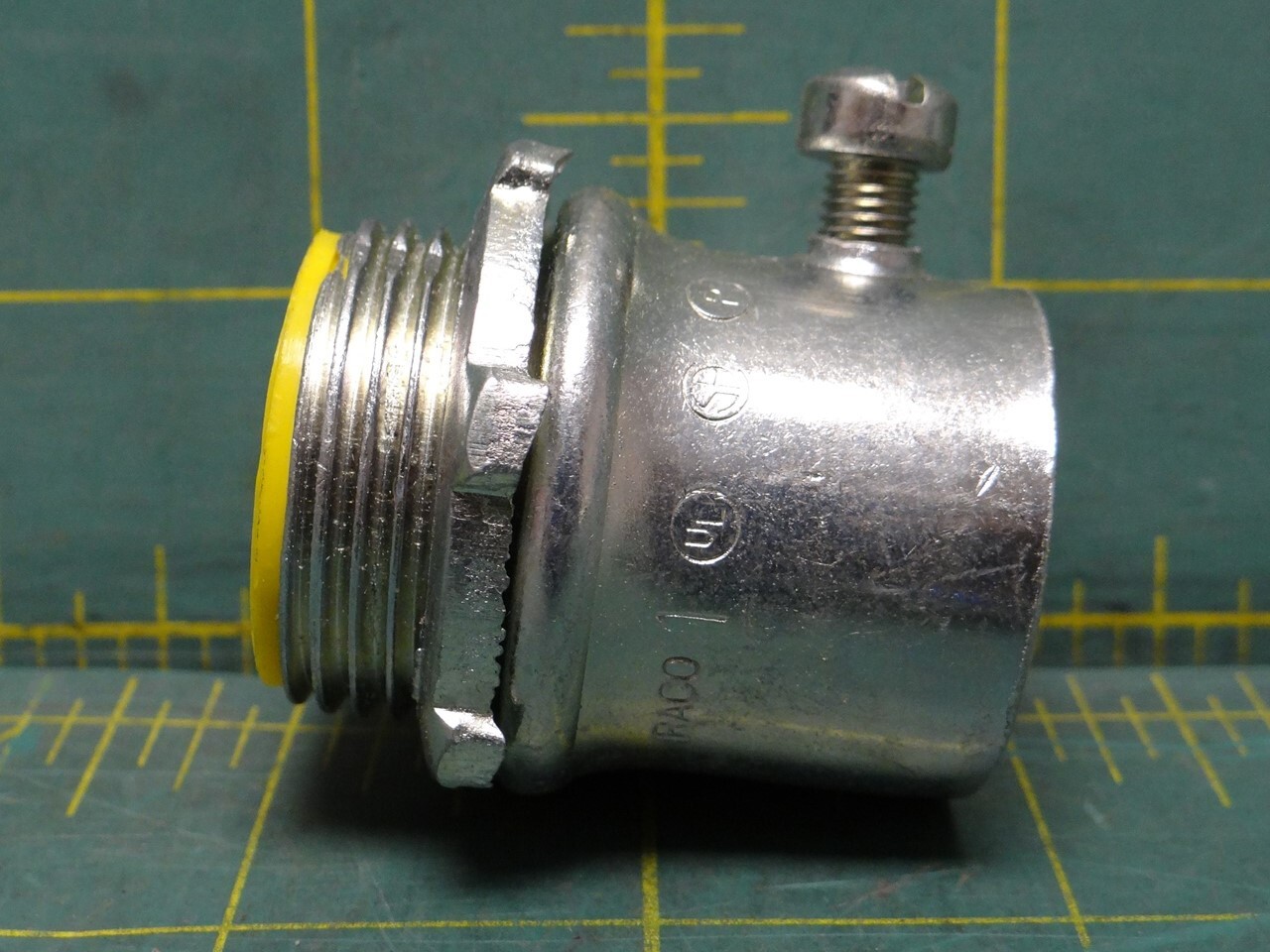 Raco 2124 1 in. Steel EMT Set-Screw Connector, Insulated | eBay