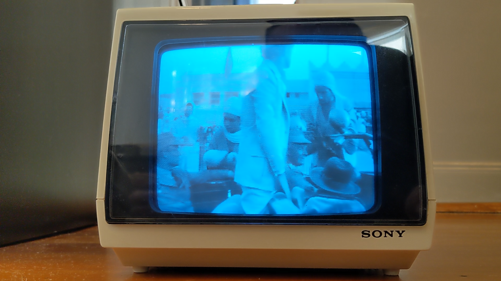 Vintage Sony Portable Television, Model TV-715 w/ Antennas & Cord ...