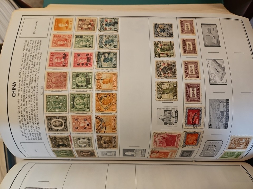 WOW Over 6000 Stamps Senior Statesman World Harris Stamp Album ...