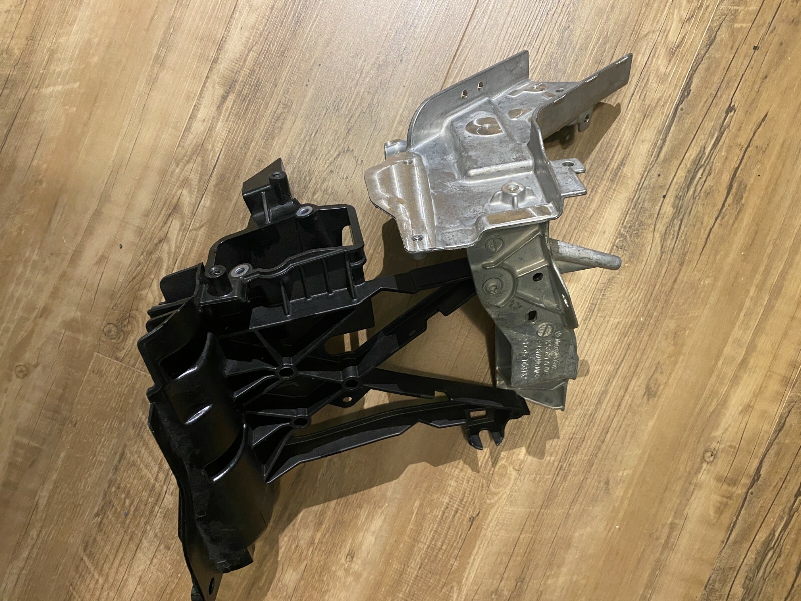 Soporte de radiador Mercedes Benz E300 E400 E43 2016-2018 fabricante de ...