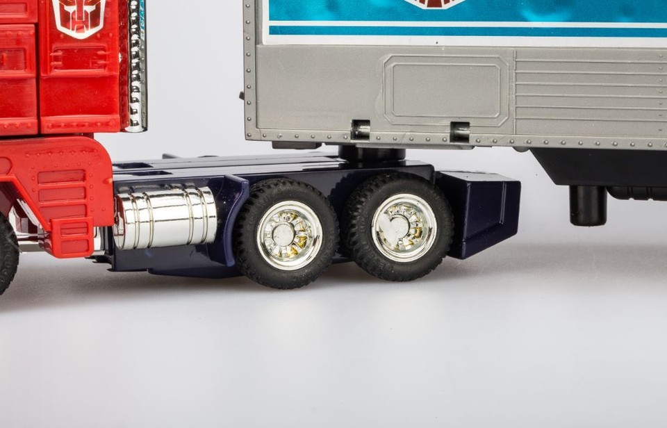 Transform G1 Optimus prime complete Red/Black/White/Bright/Clear/Golden ...