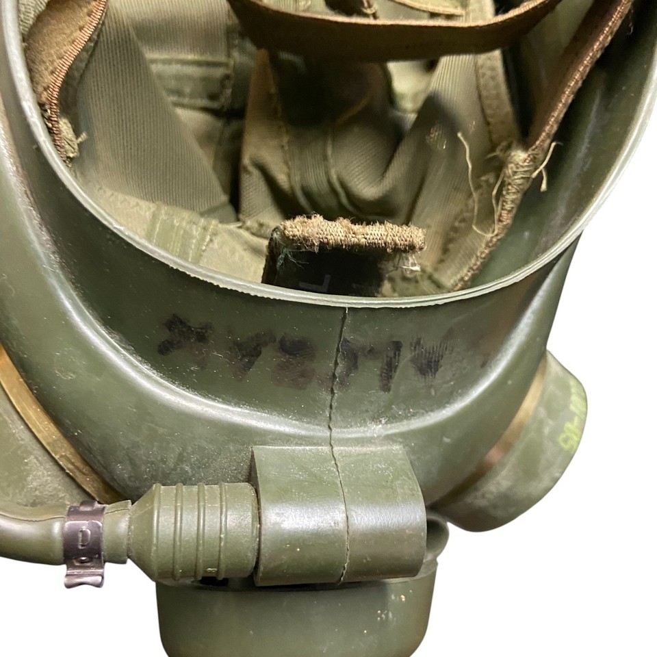 Canadian Armed Forces C4 Large Gas Mask W/ Sealed C4 Filter & Carrier ...