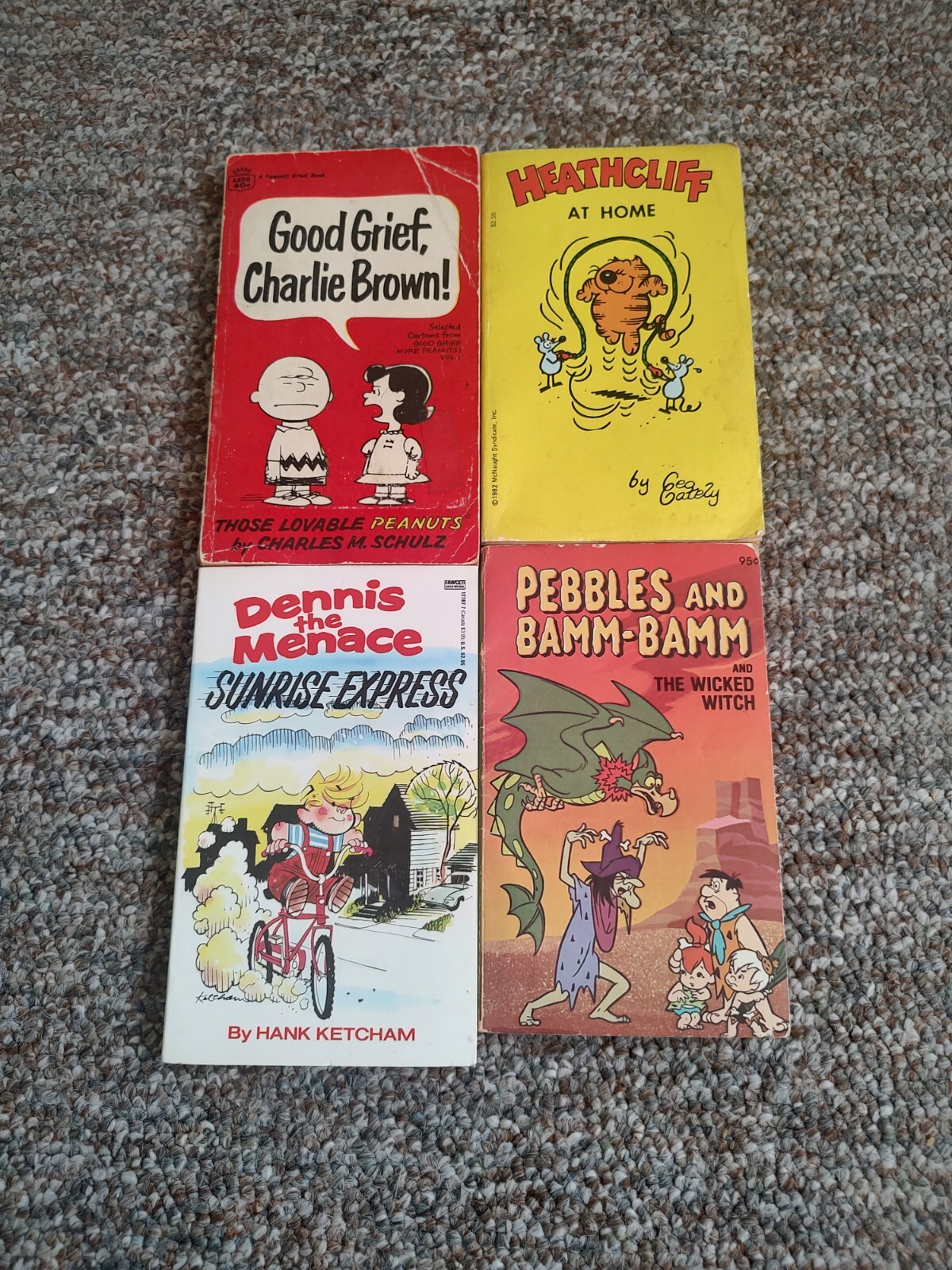 LOT of 5 Vintage Comic Strip Books: Charlie Brown Flintstones ...