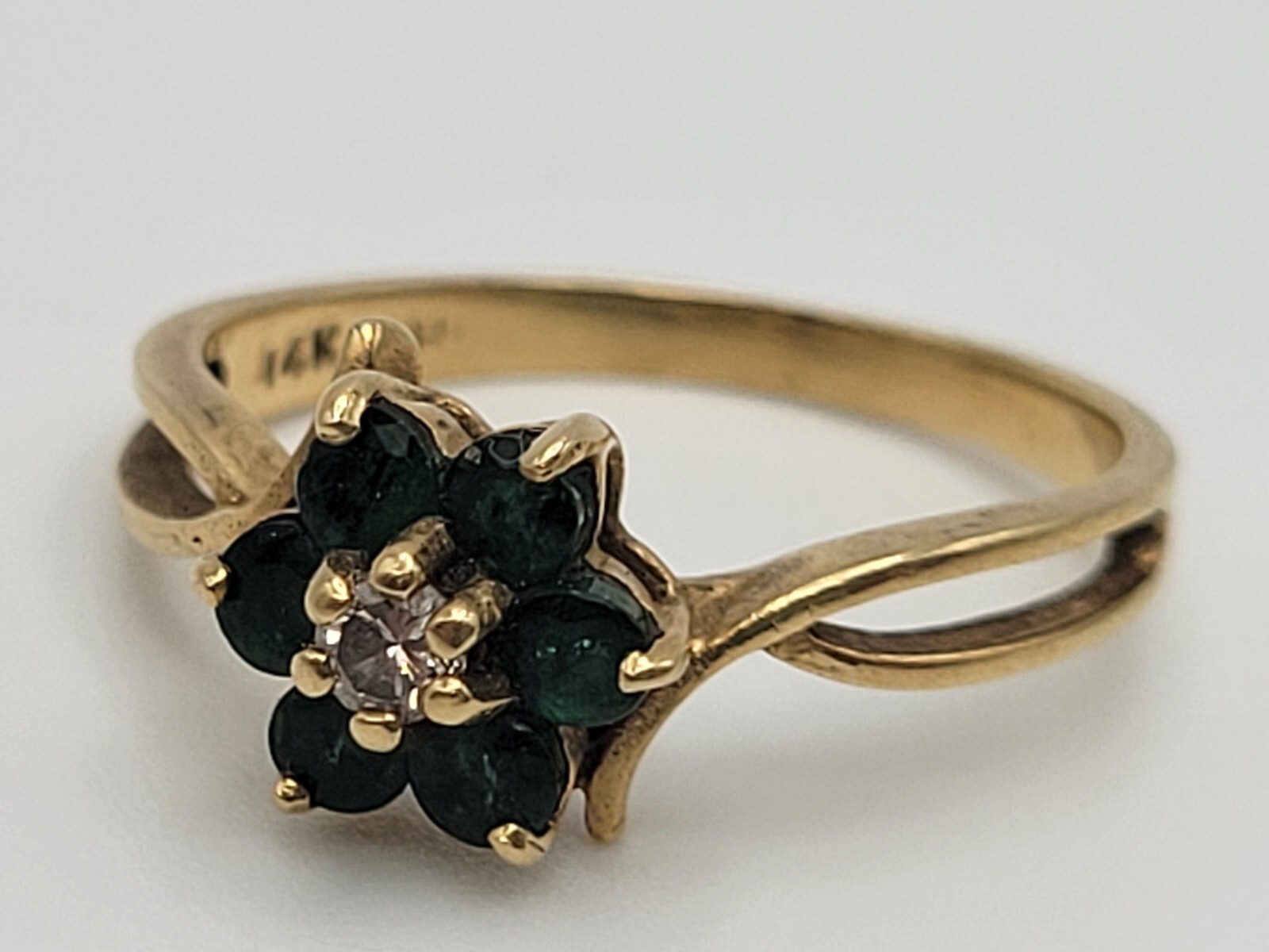 EFFY BH Emerald Flower 14k Yellow Gold Daintily Ring Size 5 | eBay