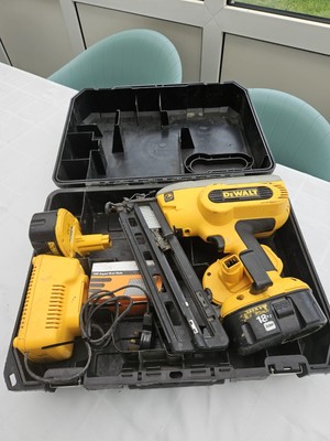 Dewalt 18v Second Fix Nail Gun Dc618 Finish Nailer Complete Unit 3 ...