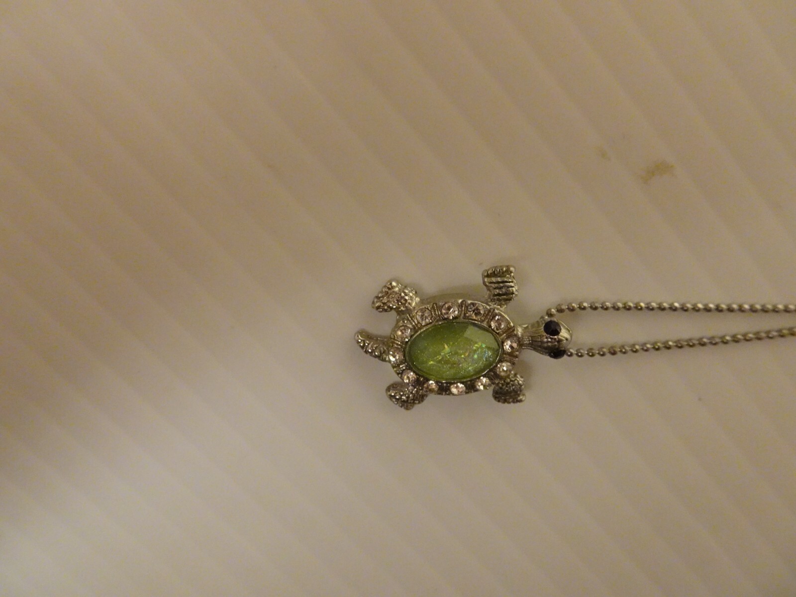 8 TURTLE NECKLACES, 3 WITH STERLING SILVER CHAINS, 1 … - Gem