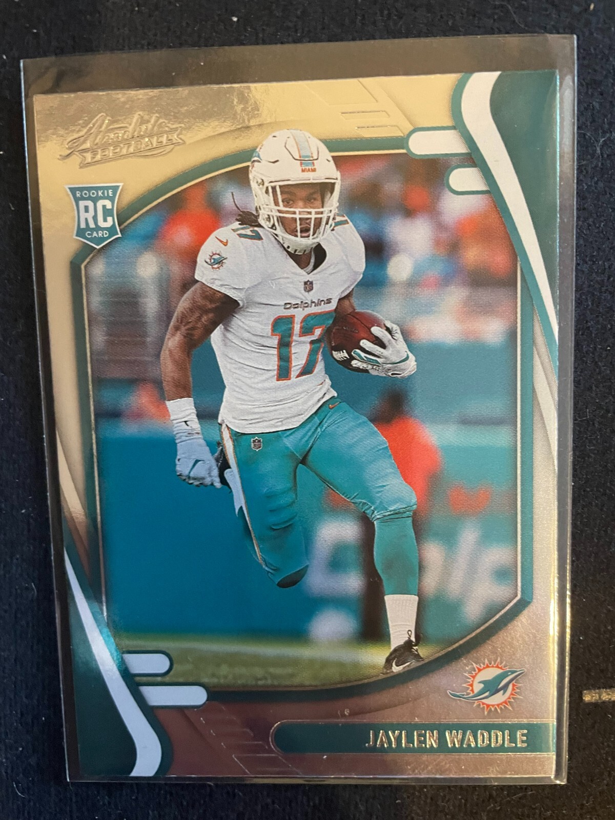 2021 Absolute 106 Jaylen Waddle Rookie RC Miami Dolphins football card ...
