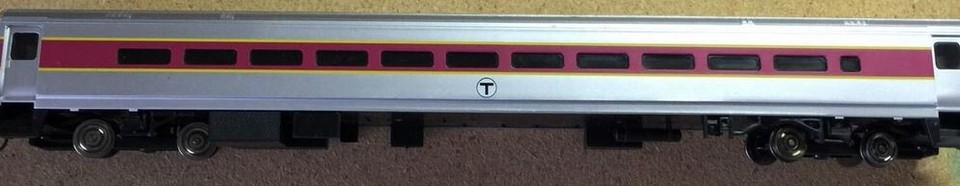 HO Scale Walthers 932-6073 MBTA 85' Horizon Fleet Commuter Coach ...