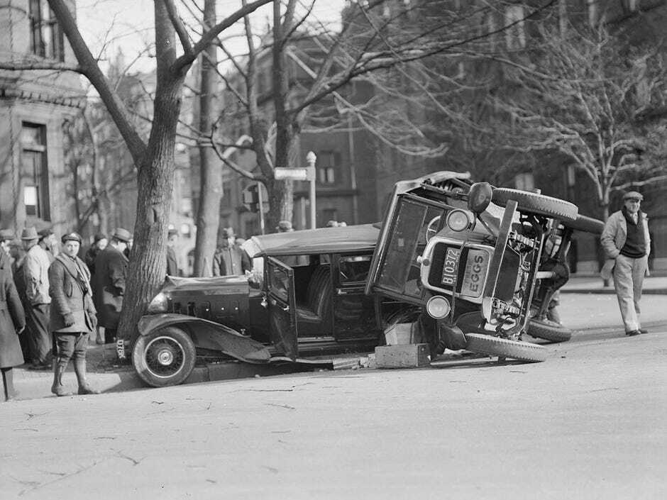 UNPAINTED - 1:148 N Gauge / Scale 1930's Crash Scene (Car Ford Model 1: ...