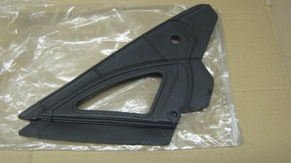 MERCEDES E-CLASS W213 RUBBER GASKET FOR N/S EXTERIOR MIRROR P/N ...