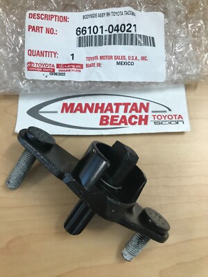 TOYOTA 16-23 TACOMA REAR TAILGATE R/H HINGE DAMPER BRACKET 66101-04021 ...