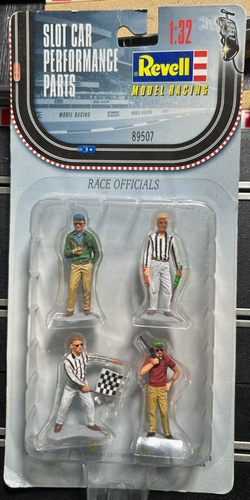 1/32 SLOT CAR MONOGRAM REVELL 4 FIGURES PAINTED SET RACE TRACK CREW ...