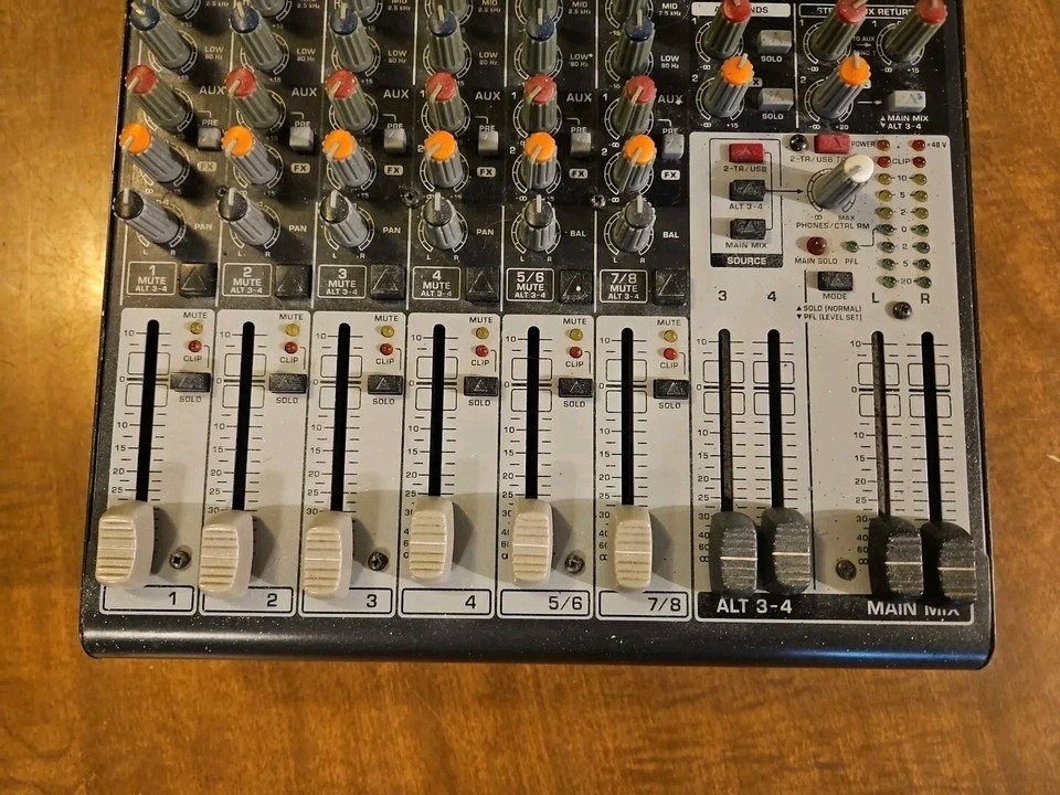 Behringer XENYX-X1204USB 12-Channel USB Audio Mixer with Effects ...