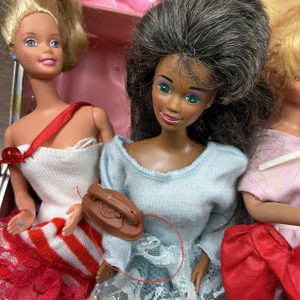 Vintage 1960s Barbie bundle dolls, clothes and accessories, case set of ...