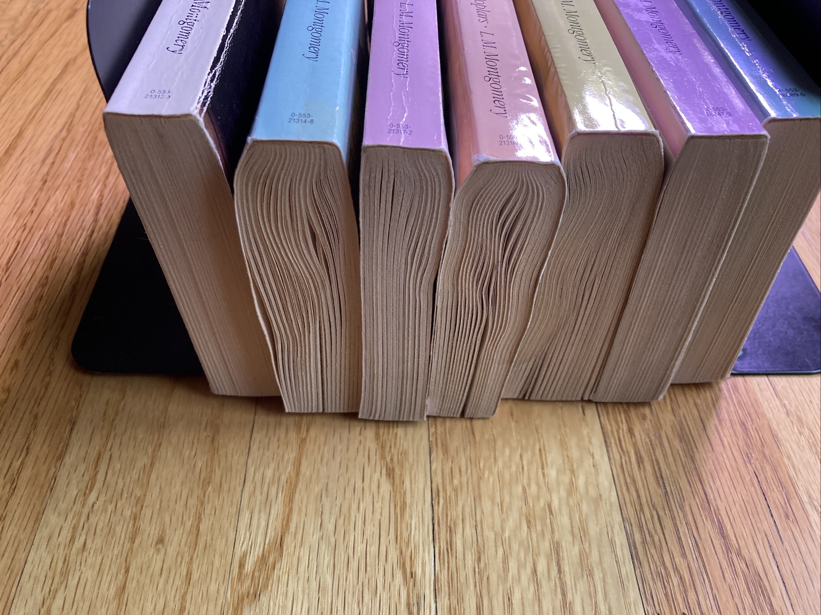 L.M. Montgomery Book lot 7 pb Set Anne of Green Gables Pat of Silver ...